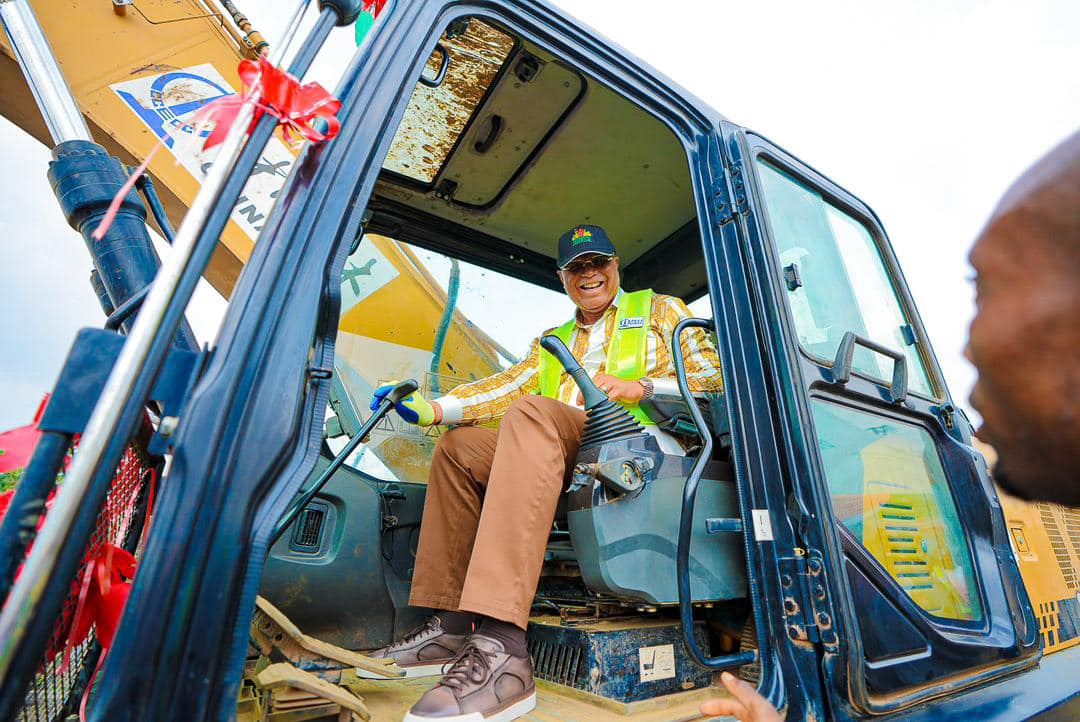 Governor Umo Eno Flags-off Construction of 13.5km Okopedi-Oron by East ...